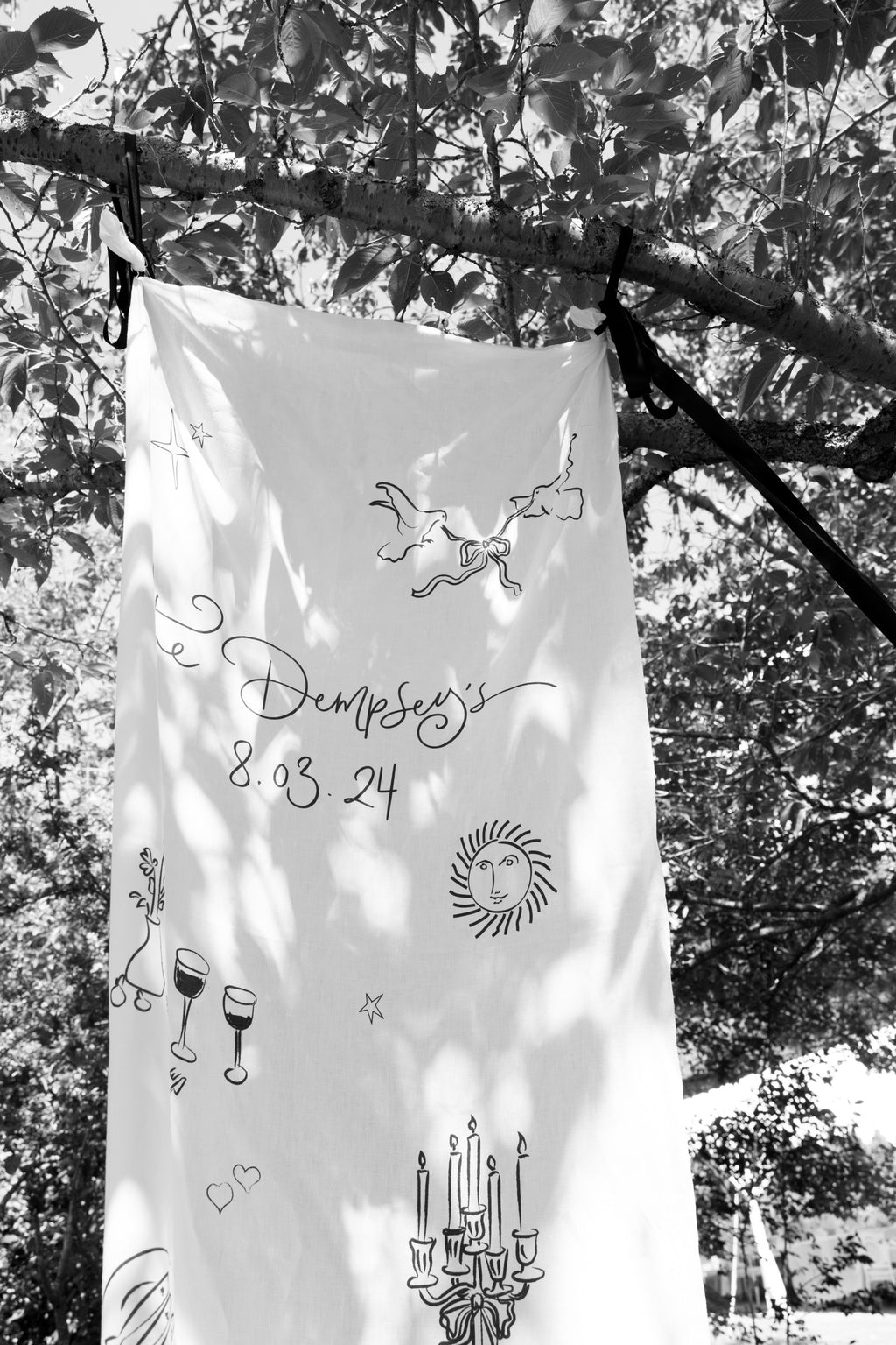 LUMIÈRE / Linen Welcome Sign 01 – Paper / Paper Co